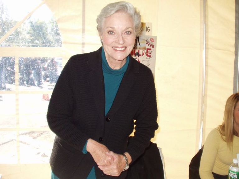 Forever Beautiful – Lee Meriwether | 50+ World - 50+ World